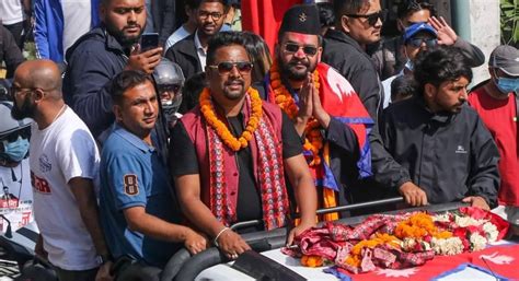 बालेन्द्रको विजयोत्सवमा किन मिसिए सुमन सायमी Nepal Press
