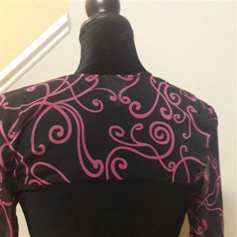Suzie In The City Form Fitting Sheer Print Top Gem