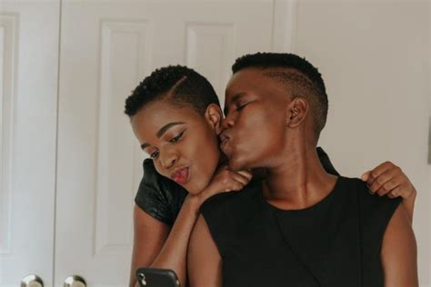 What To Know About Intimacy In Platonic Relationships