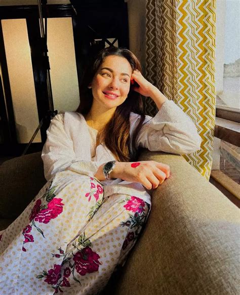 Who Is Hania Aamir All You Need To Know About The Pak Actress Whos