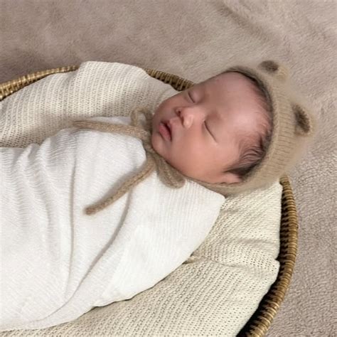 아가들 쪽쪽이 했을때 장단점이 뭐야 쪽쪽이 3개 사논걸 아기가 안하더라고 그냥 안하는김에 쪽쪽이 물지말거라~하고 잘됐다 하고 넘겼는데 어차피 나중에 떼내는것도