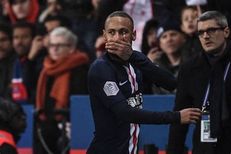 Video Neymar Thrown To The Ground Then Sent Off After Retaliating