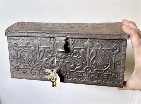 Antique Heinrich Haeberlein Ornate Lidded Tin Live And Online Auctions On