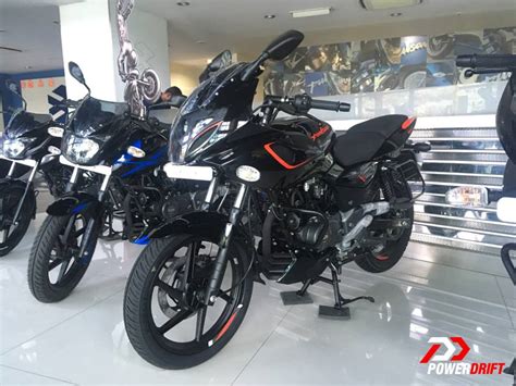 New 2019 Bajaj Pulsar 180f Spotted At Dealership