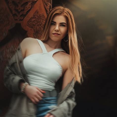 Agata A R Threads Say More