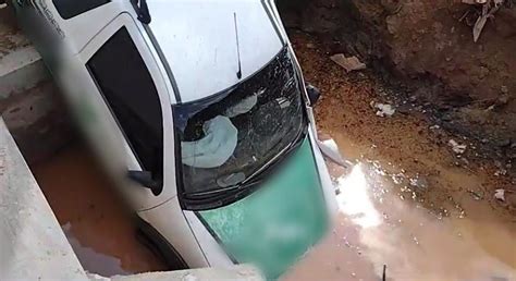 Carro Cai Em Vala Em Sinop E Motorista é Socorrida Só Notícias