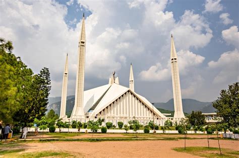 Premium Photo The Faisal Masjid Mosque In Islamabad Pakistan