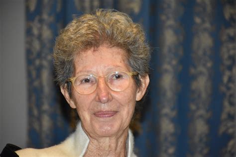 Educazione Civica Il Richiamo Di Mara Lorenzi Torniamo A Insegnare Doveri E Gentilezza Fin