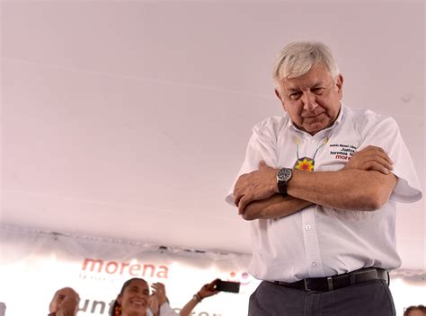 Aún no empieza su mandato y AMLO ya está chocheando Cultura Colectiva