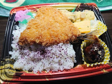マルホンカウボーイ白石店 ふっくら身厚なアジフライ弁当 遊らー、「ラーメン好きだけど・・・ほどほどに」