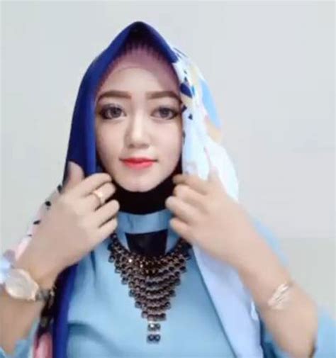 Tutorial Hijab Segi Empat Bentuk Bunga Ragam Muslim