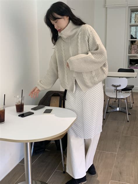 디플리 크렘 워머 꽈배기 2way 니트 집업 위시버킷