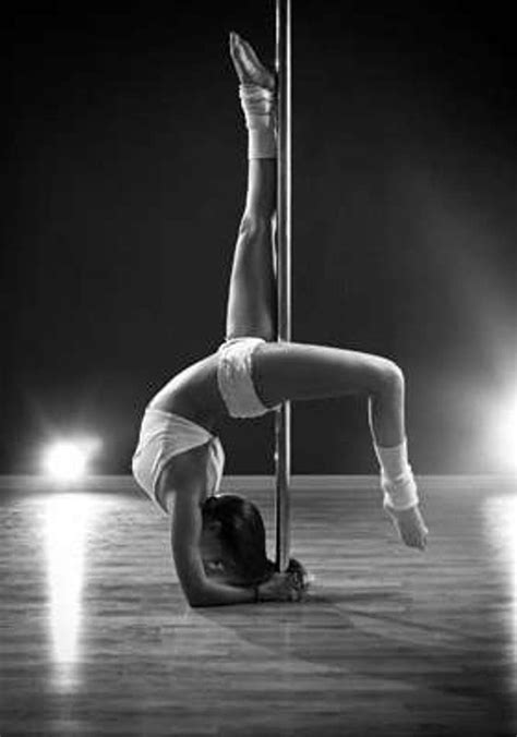 Poledance Pole Dance Moves Pole Dancing Pole Dancing Fitness