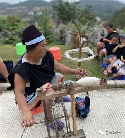 河池南丹：千家瑶寨·万户瑶乡——白裤瑶脱贫致富路歌娅