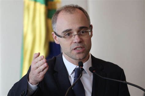 Alcolumbre Ganha Apoio Para Atrasar Sabatina De André Mendonça No