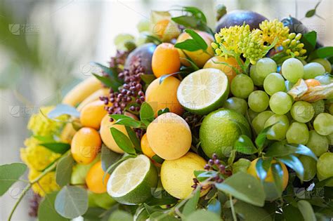 很多不同的水果放在一起