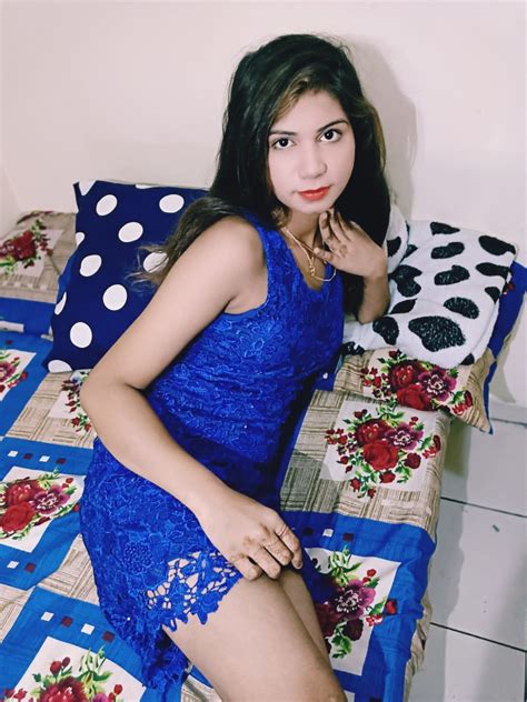 Maya College Girl Pakistani Escort In Dubai