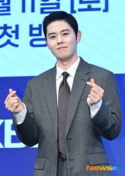 김동준 “왕이지만 최수종 앞에선 두손 모아 아버지 같은 최고의 선배” 고려거란전쟁 손에 잡히는 뉴스 눈에 보이는 뉴스 뉴스엔