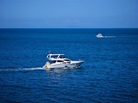 How Long Does It Take To Build A Yacht 7 Types Improve Sailing