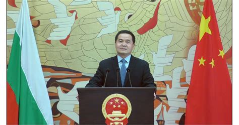 Да изградим заедно общност на споделена съдба за човечеството