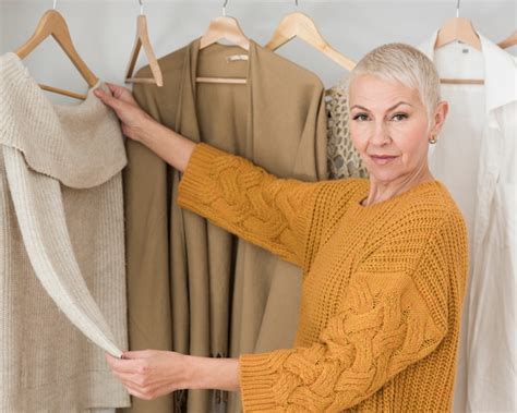 Imágenes de Ropa Madura Descarga gratuita en Freepik