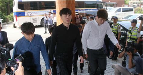 [영상] 유상무 진실 밝히겠다 경찰 조사서 무슨 말 할까
