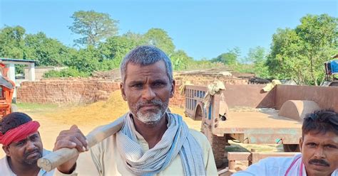 मजदूर से बना किसान कचरे को वर्मी कंपोस्ट बना खेती में किया इस्तेमाल अब बेचकर कमा रहा मुनाफा