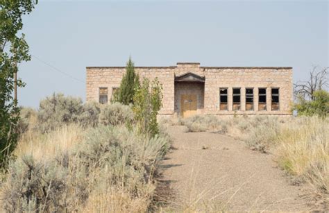 10 Secluded Towns Hidden In The High Rock Desert Way Out West Home