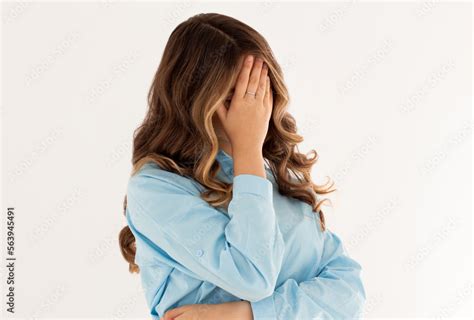 Foto De God Why Me Portrait Annoyed Fed Up Pissed Young Woman Make Facepalm Hide Face Close
