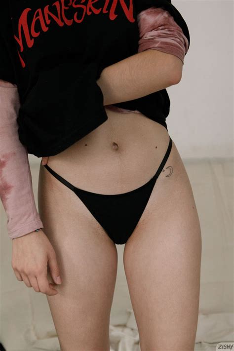 Solo Geral Santos With Natural Tits Doing Striptease For Zishy Studio