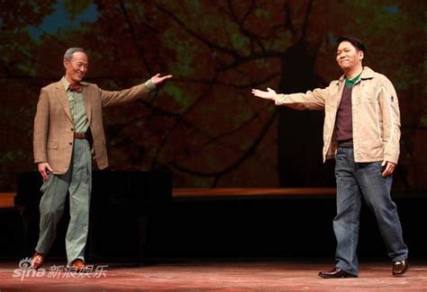 资料：《最后14堂星期二的课》 演员谢幕影音娱乐新浪网