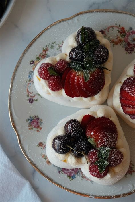 Mini Pavlovas Recipe Meringue Dessert Recipe Summer Dessert