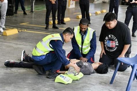 Singpost Equips Some Vehicles With Defibrillators Drivers Get Training
