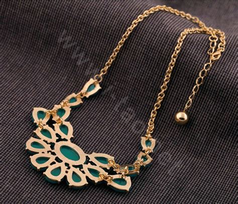 Buy Wholesale Luxury Crystal Retro Gemstone Flower Pendant Choker Bib