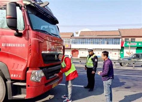 淄博桓台交警持续开展移动污染源整治专项行动货车路面交通