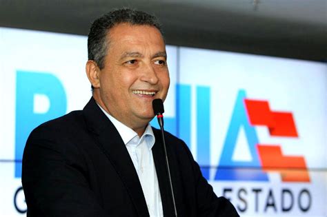RUI ANUNCIA ANTECIPAÇÃO DO PAGAMENTO DE PARTE DO SALÁRIO DE JUNHO ILHÉUS H Porque a