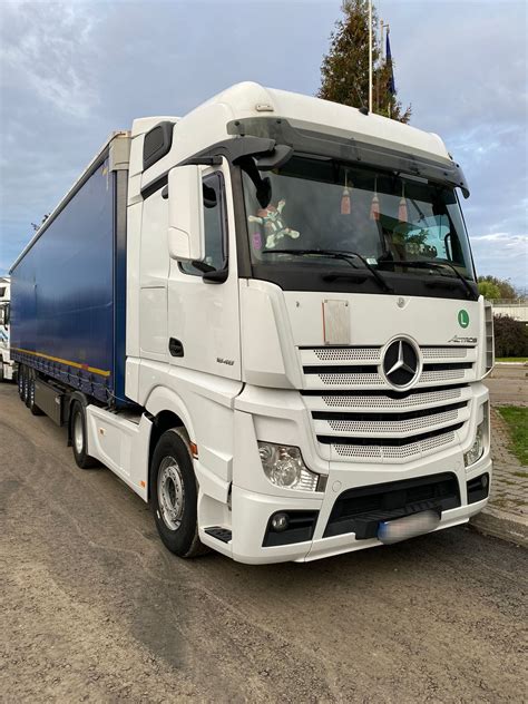 НА КОРДОНІ З УГОРЩИНОЮ ВИЯВИЛИ ВИКРАДЕНУ В АВСТРІЇ ВАНТАЖІВКУ Прикордонники Чопського загону