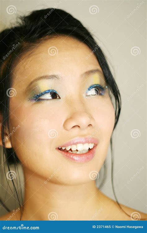 Muchacha Japonesa Imagen De Archivo Imagen De Sonrisa 2371465