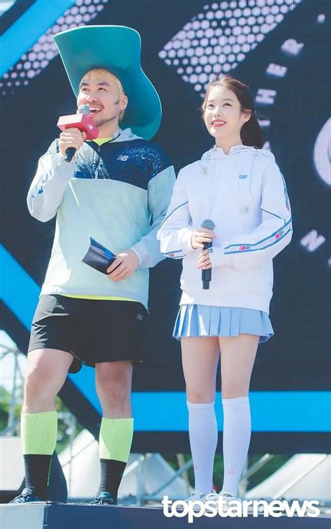 Ghim Của D Moore Trên High Knee Socks Outfit