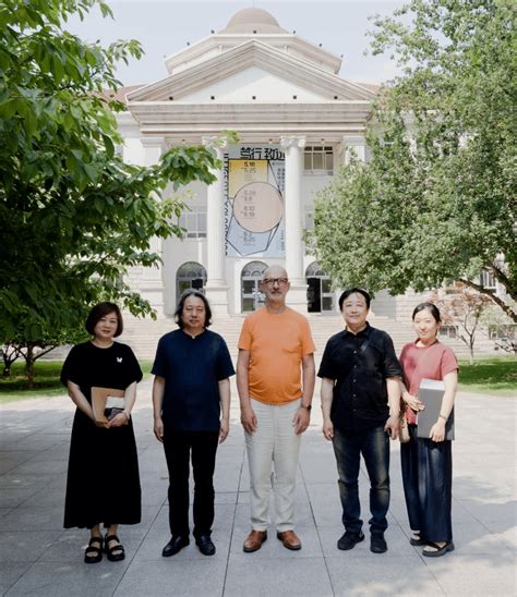 比利时根特大学终身教授Peter Beyls来访天津美术学院 天津美术学院