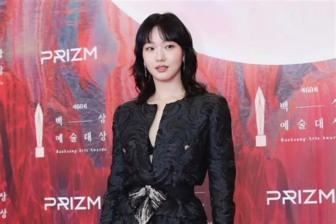 Rumor Kencan Kim Go Eun Dan Byun Yo Han Kembali Muncul Pesan Teks