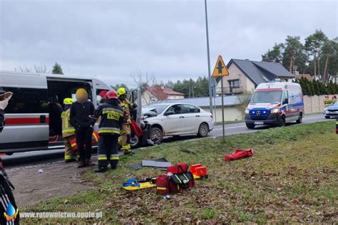 Zderzenie samochodu strażackiego z Fiatem na DK w miejscowości Schodnia O Polskie