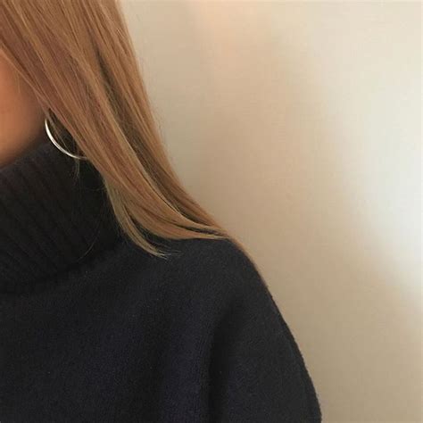 터틀넥 스웨터와 볼드한 귀걸이의 조화란 인스티즈instiz 이슈 카테고리