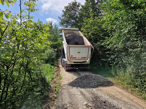 Насипање улице Вука Караџића у Неменикућу Градска Општина Сопот