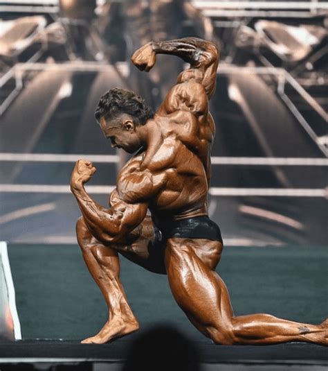 Chris Bumstead Age Height Weight And Protein