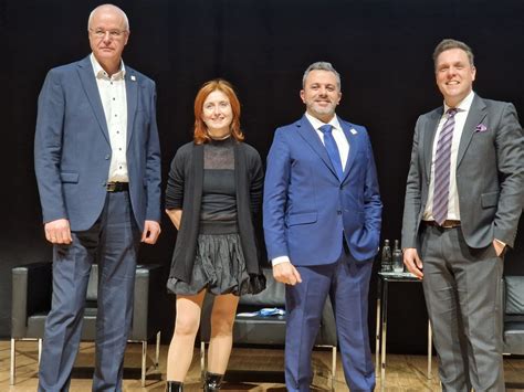 Register Now Dataweek