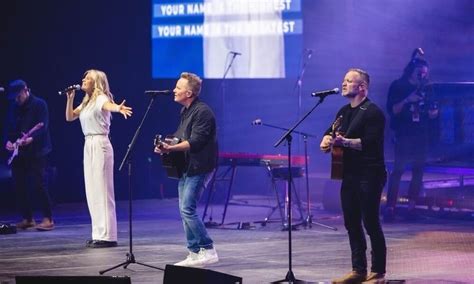 Chris Tomlin Releases Live Version Of Single Holy Forever With Bethel