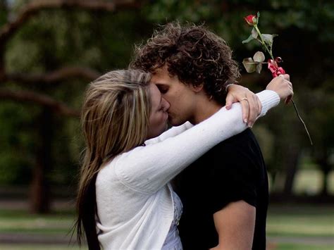 Weird Psychological Reasons People Fall In Love Business Insider
