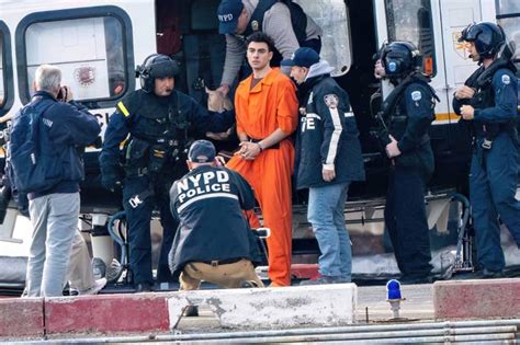 The Nypds Photos Of Luigi Mangiones Perp Walk Are Going Viral
