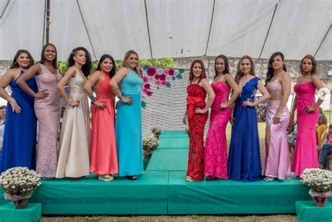 Presídio do Rio promove concurso de beleza entre detentas veja fotos